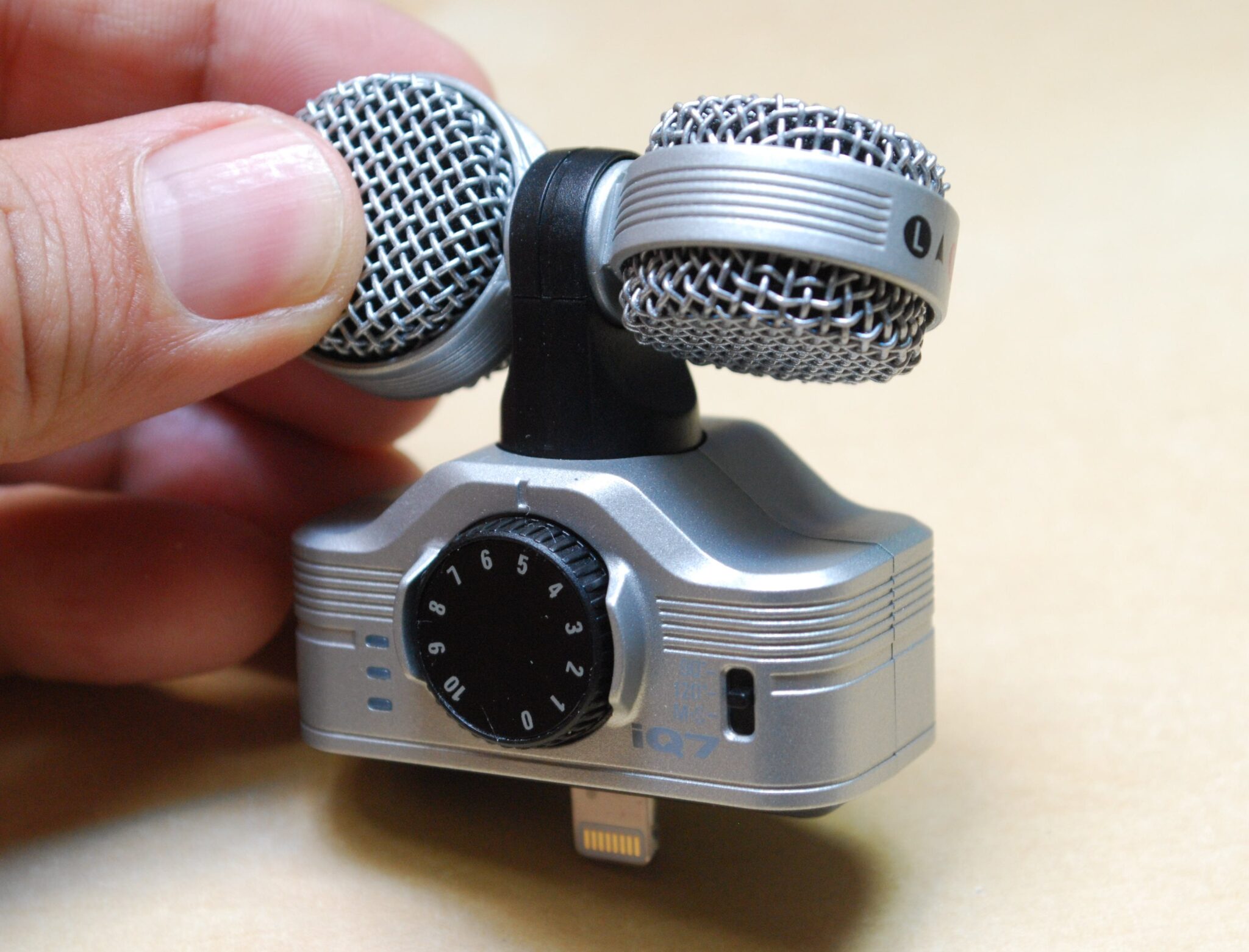 iPhoneを高性能レコーダー化するZOOMのマイク、iQ6とiQ7 | DTMステーション