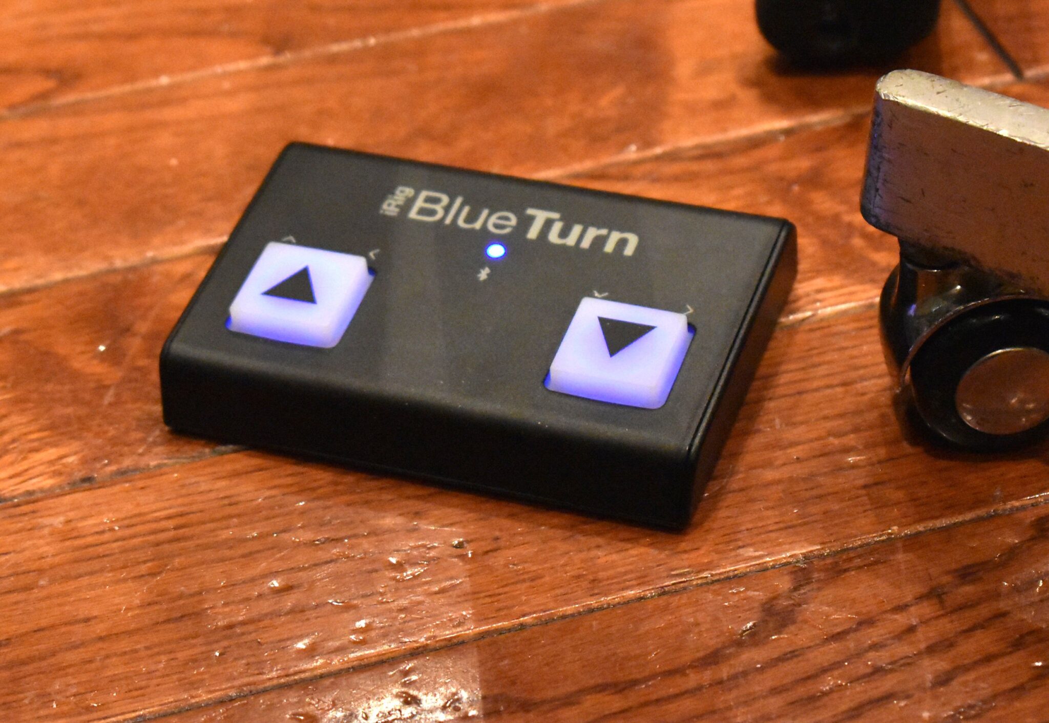 譜めくりはBluetoothを使ったペダルで。IK MultimediaのiRig Blue TurnとPiascoreで行う代棒指揮 ...