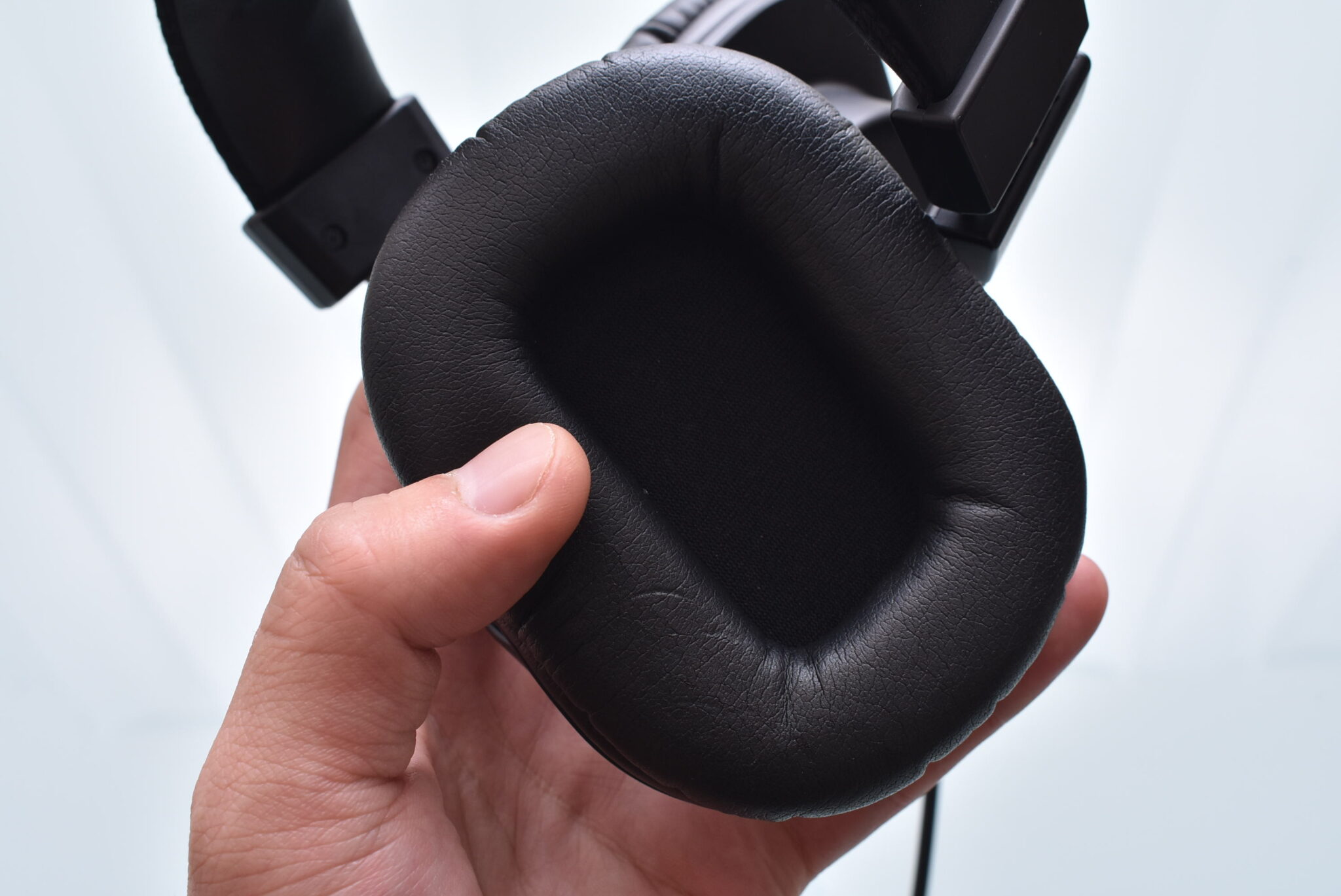 YAMAHAの定番モニターヘッドホンHPH-MT8。最近プロを含む多くのDTMerが利用するようになった理由とは？ | DTMステーション