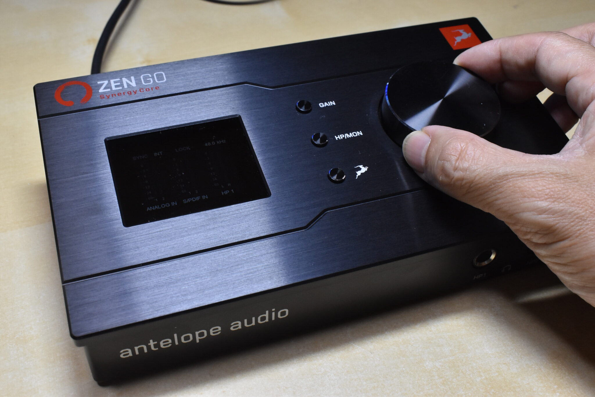 AntelopeからThunderbolt 3版のZen Go Synergy Coreが発売。37種のエフェクトを標準装備、これは持ち運び ...