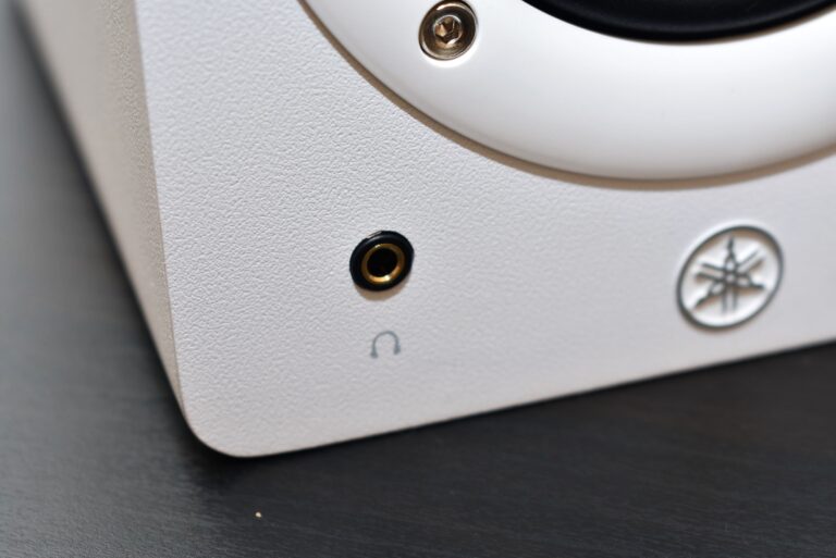 DTM定番のモニタースピーカー、ヤマハHSシリーズに小さいサイズのHS3とHS4が仲間入り！ | DTMステーション