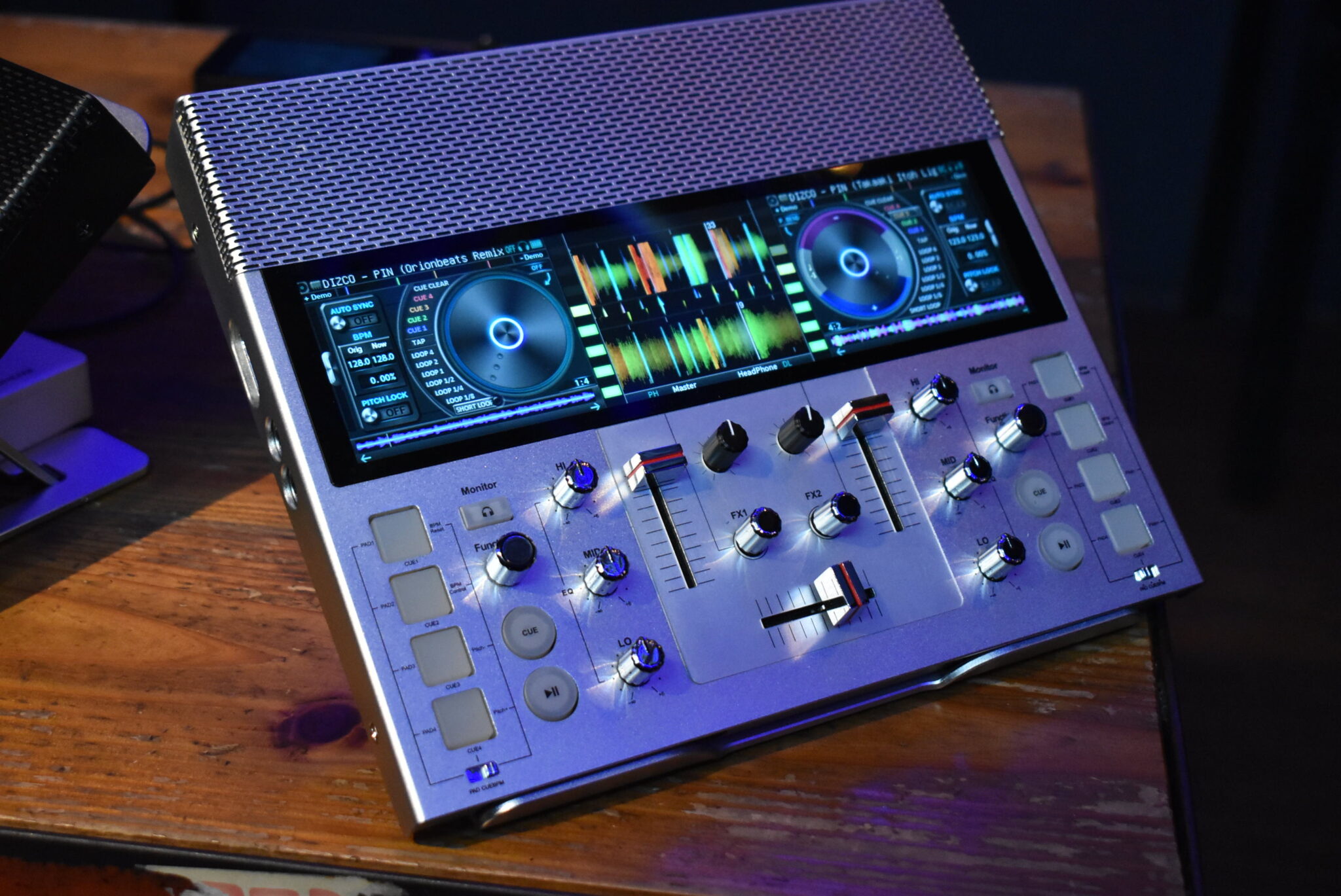 A4サイズのポータブルDJシステム、GODJ Plusの後継機、FJ1のクラファン1/30まで実施中