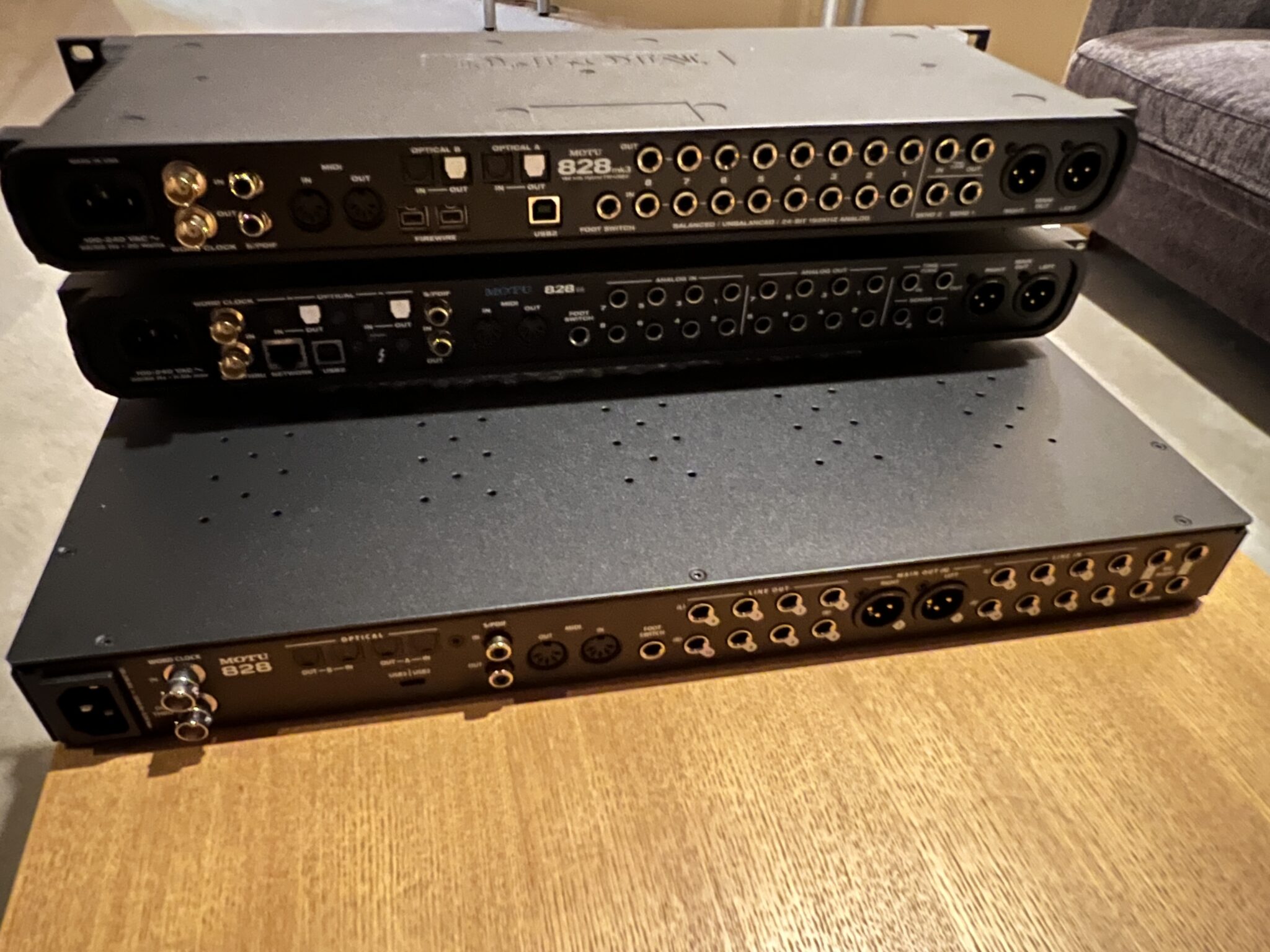 MOTUから第5世代828がデビュー。超高音質な28in/32out USB3インターフェイスを試してみた | DTMステーション