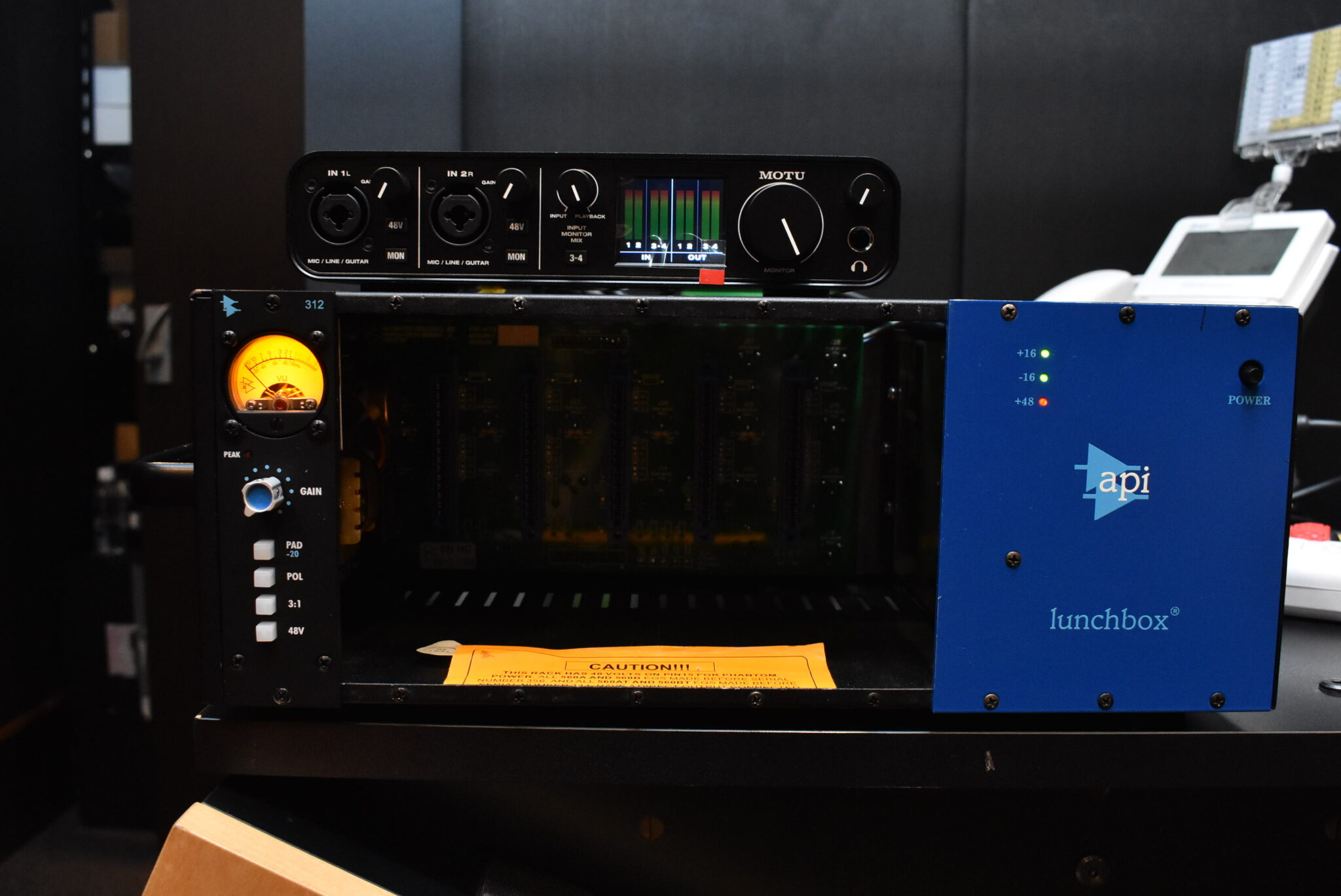 マイクプリアンプで音は変わるのか？オーディオインターフェイス内蔵のマイクプリとAPI 312を比較してみた | DTMステーション