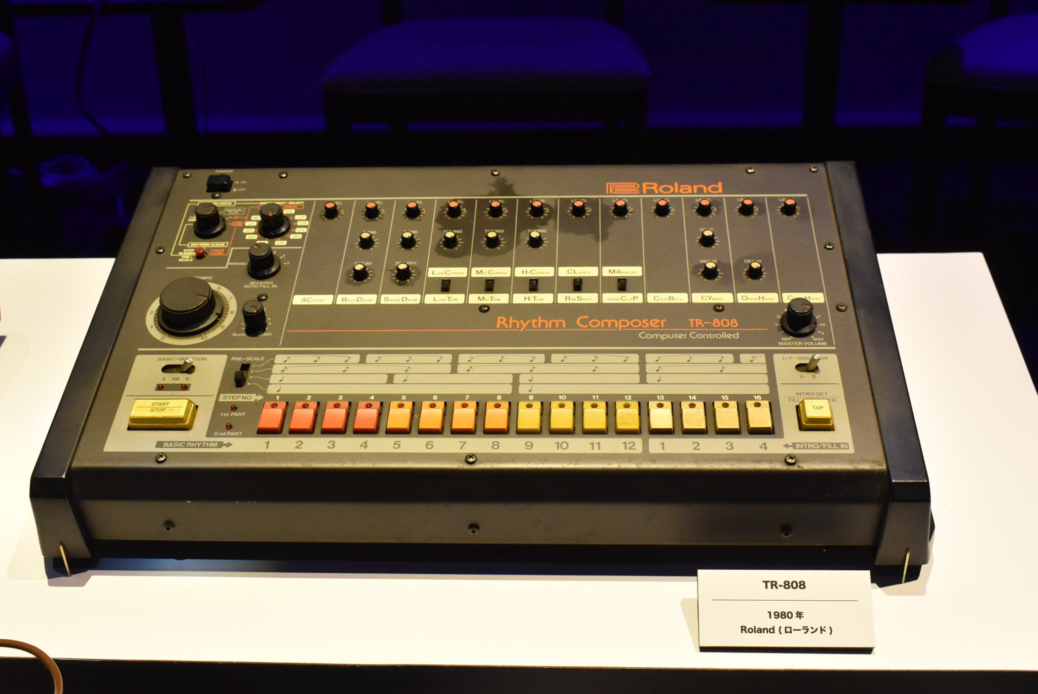 TR-808、TR-909以来42年ぶりにRolandがアナログ回路搭載のフラグシップ機、TR-1000を発表。PCとの接続性も完璧 | DTMステーション