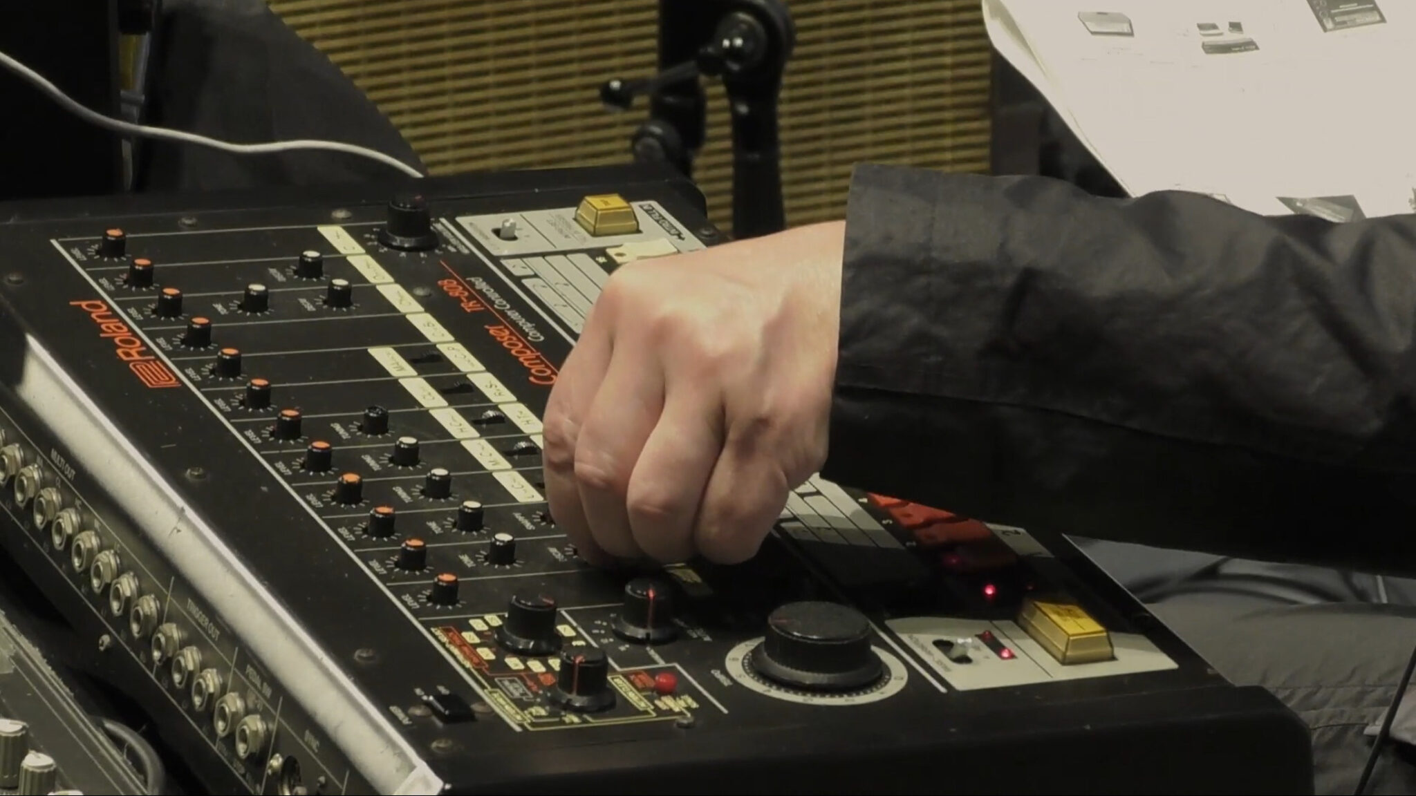 ドンカマって何!?TR-808の音は普通のスピーカーでは出せない？KORG、Rolandのレジェンドが語る電子楽器の黎明期 | DTMステーション