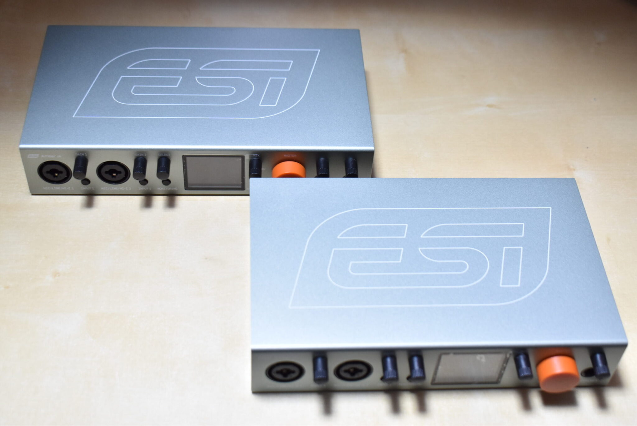 独ESIのオーディオインターフェイス、Amber i2/i4が国内発売開始。高品位で自由度の高い設計 | DTMステーション