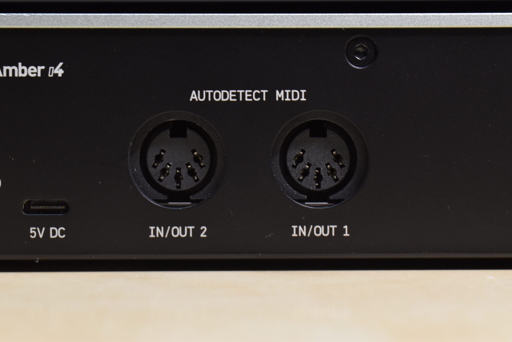 独ESIのオーディオインターフェイス、Amber i2/i4が国内発売開始。高品位で自由度の高い設計 | DTMステーション