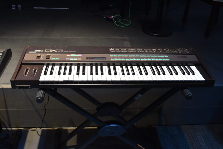 伝説の3台が一堂に！DX7・D-50・M1で辿るデジタルシンセの夜明け「3-Legends of Digital Synthesizer ...